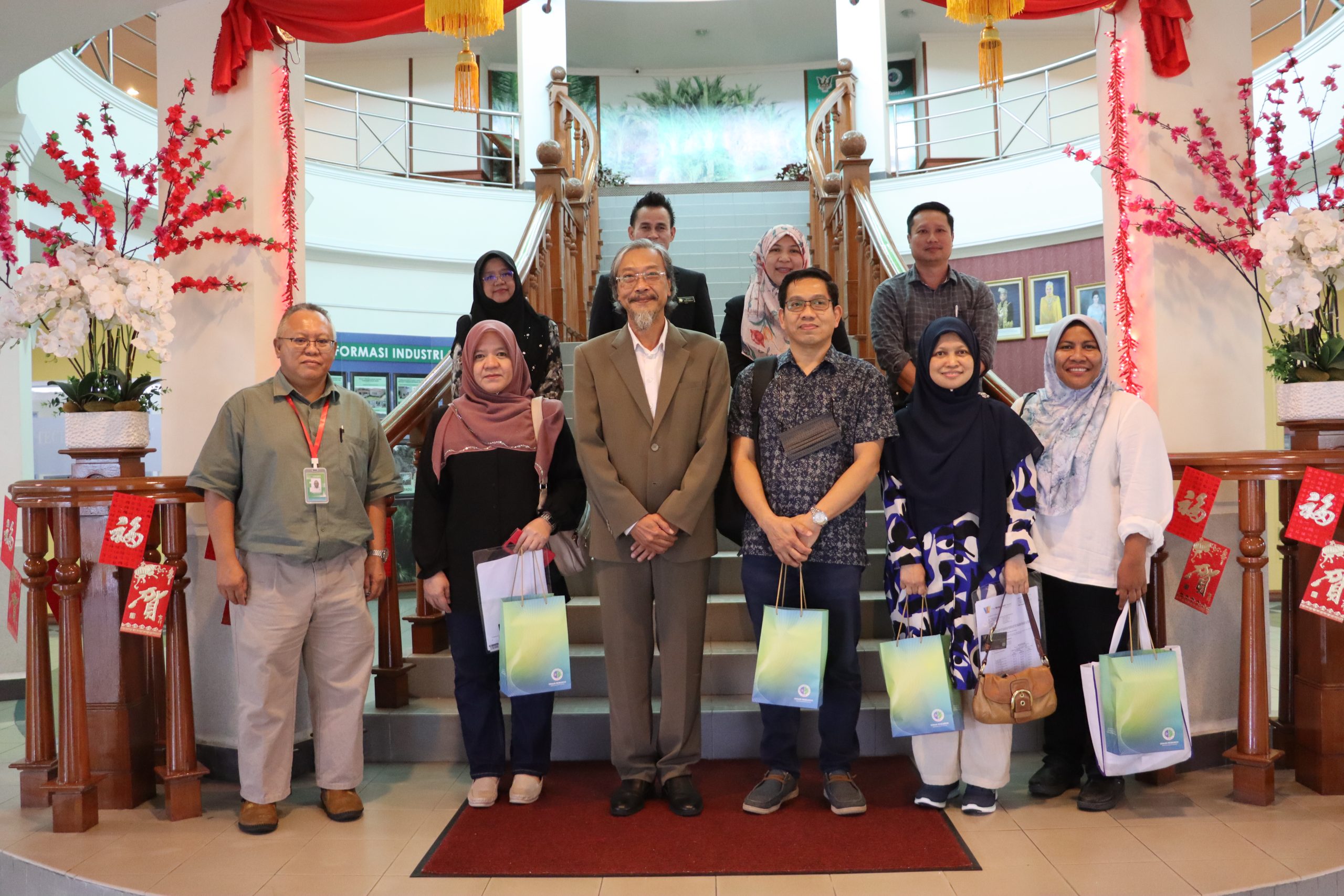 Lawatan dari Malaysian Society of Plant Physiology (MSPP) ke CRAUN ...